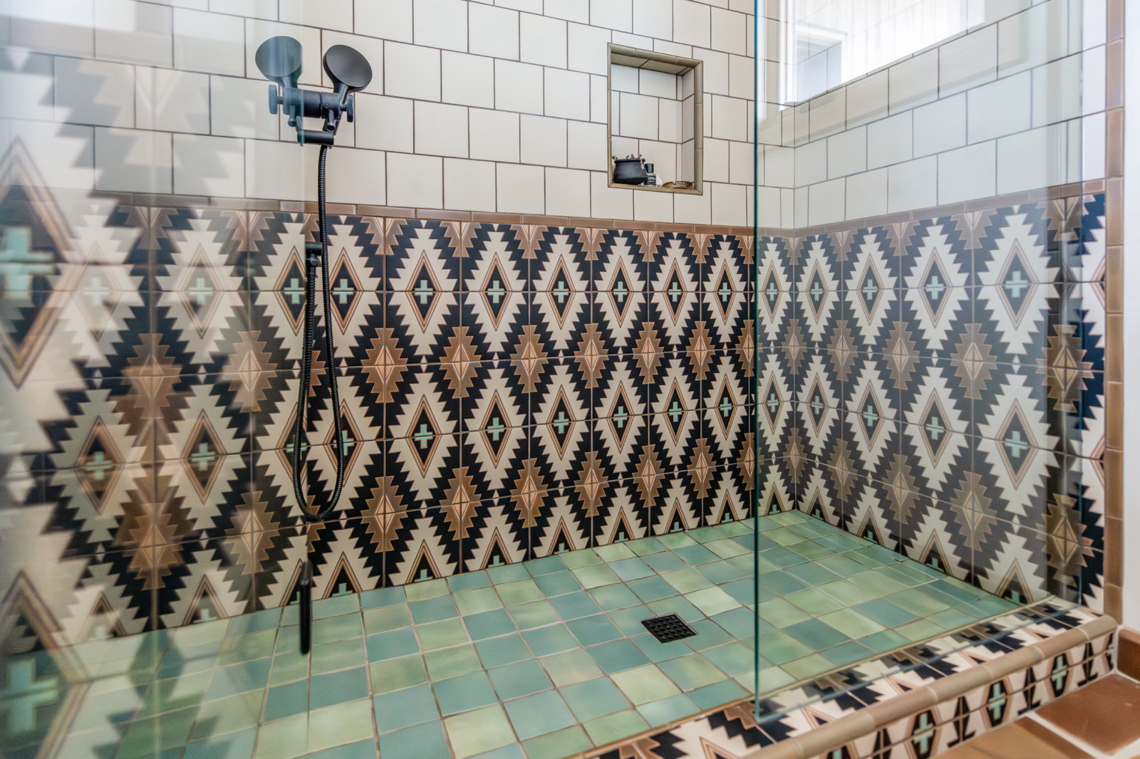 Madras 1 – Kibak Tile